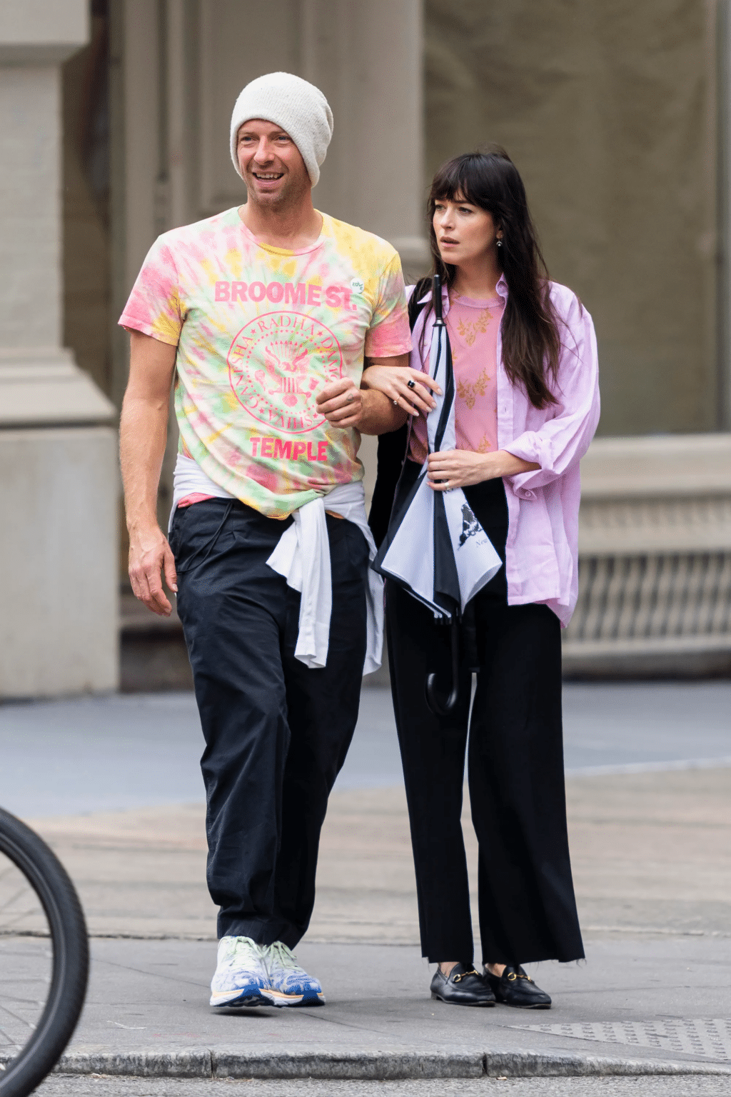 CHRIS MARTIN Y DAKOTA JOHNSON: SE REVELA EL SUPUESTO MOTIVO DE SU ...